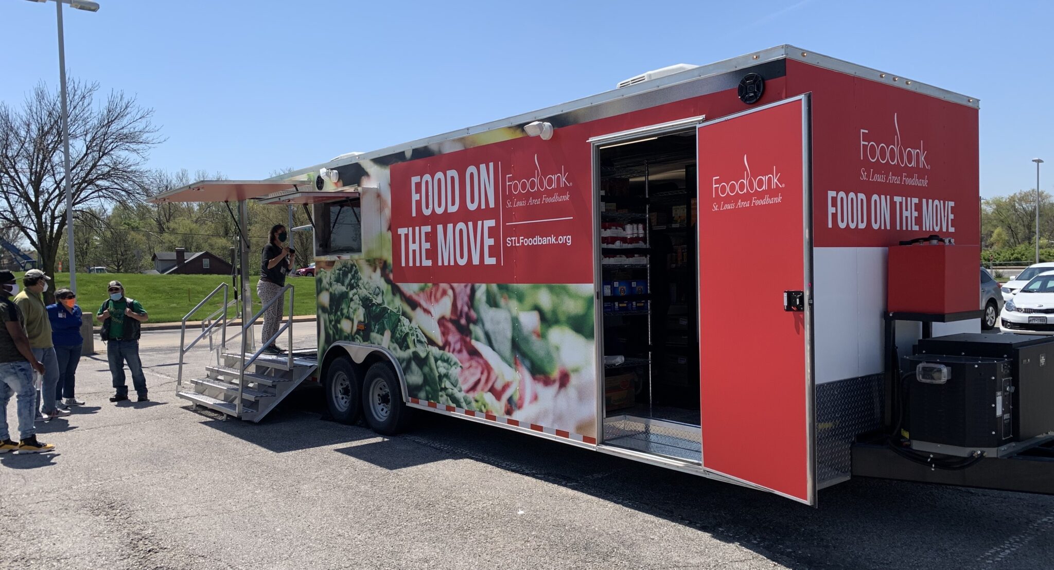 Food on the Move Partnership Continues to Serve Metro Transit Customers ...